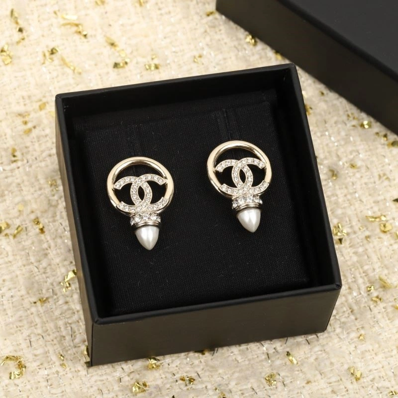 Top mirror Chanel Earrings