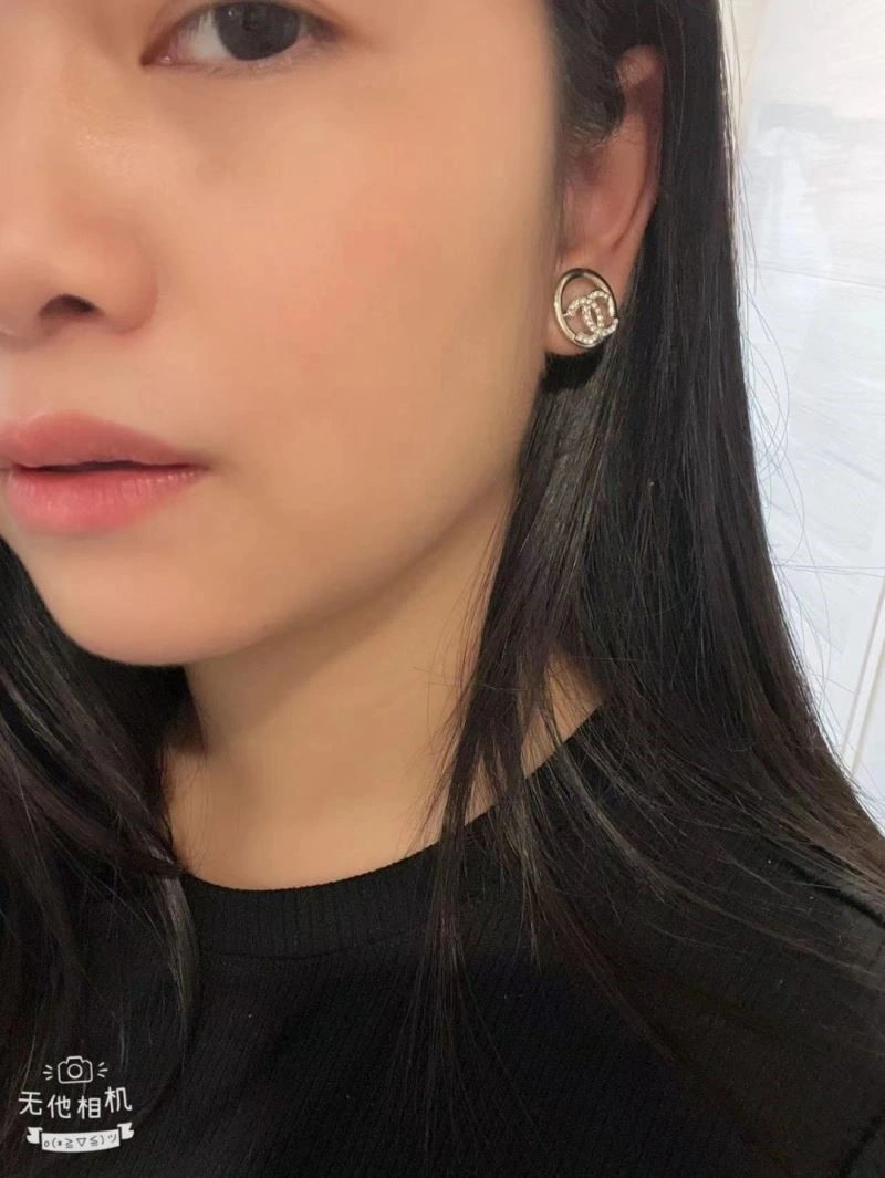 Top mirror Chanel Earrings