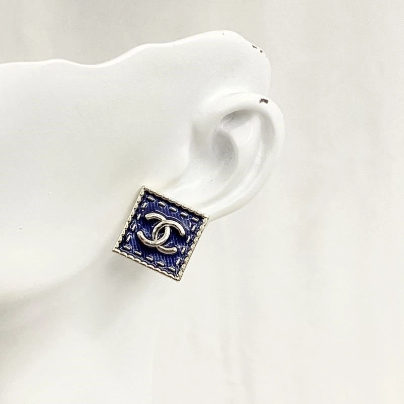 Top mirror Chanel Earrings