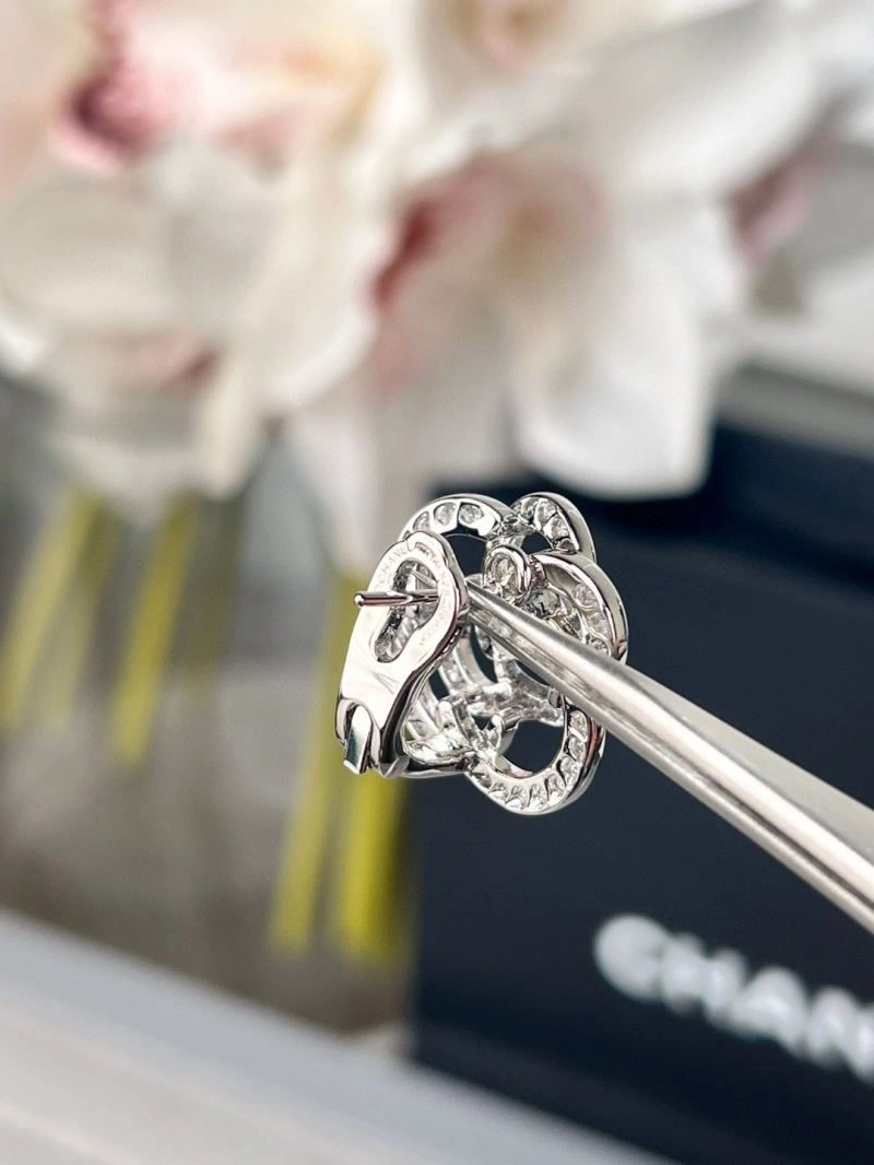 Top mirror Chanel Earrings