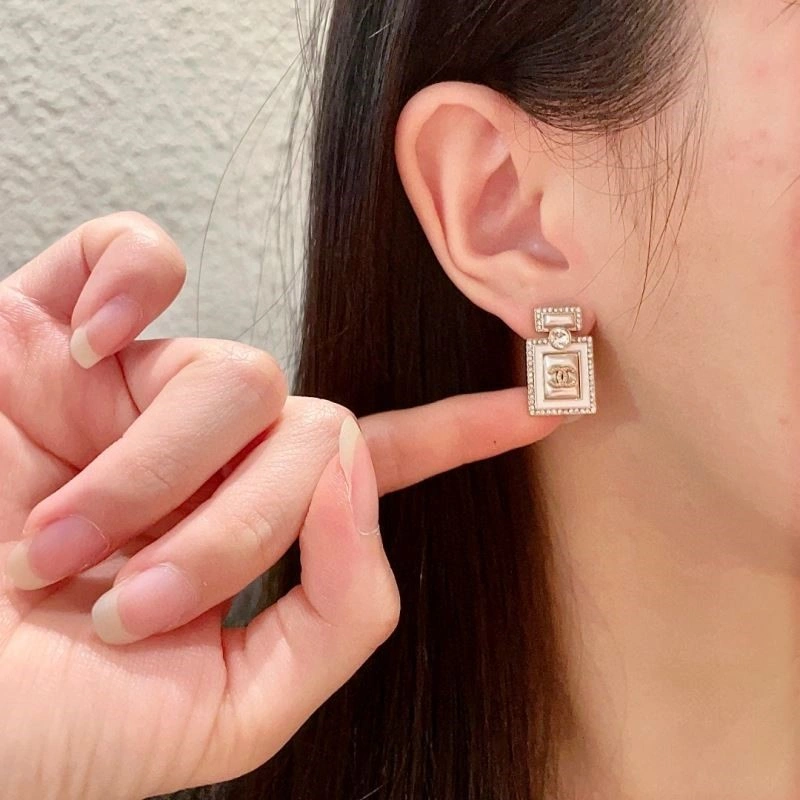 Top mirror Chanel Earrings