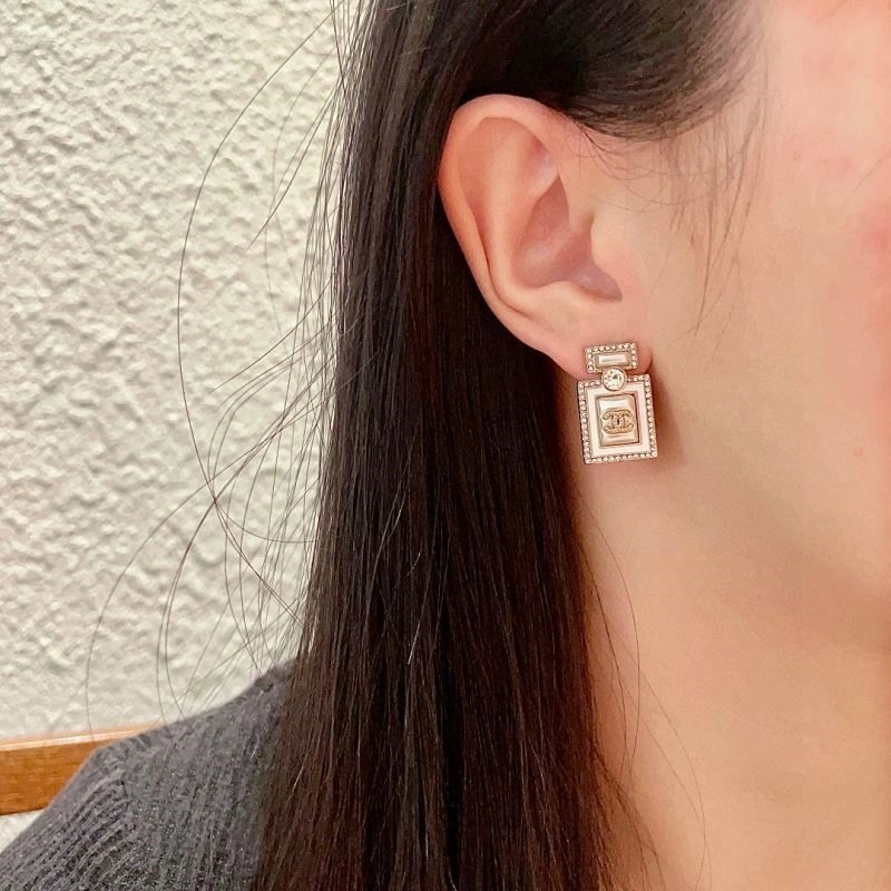 Top mirror Chanel Earrings
