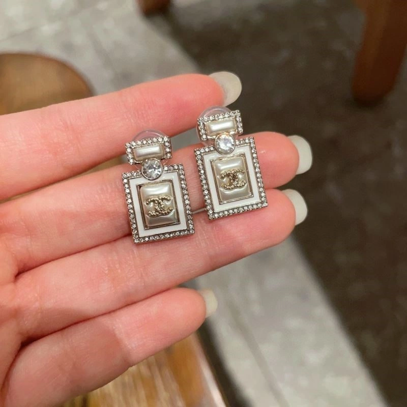 Top mirror Chanel Earrings