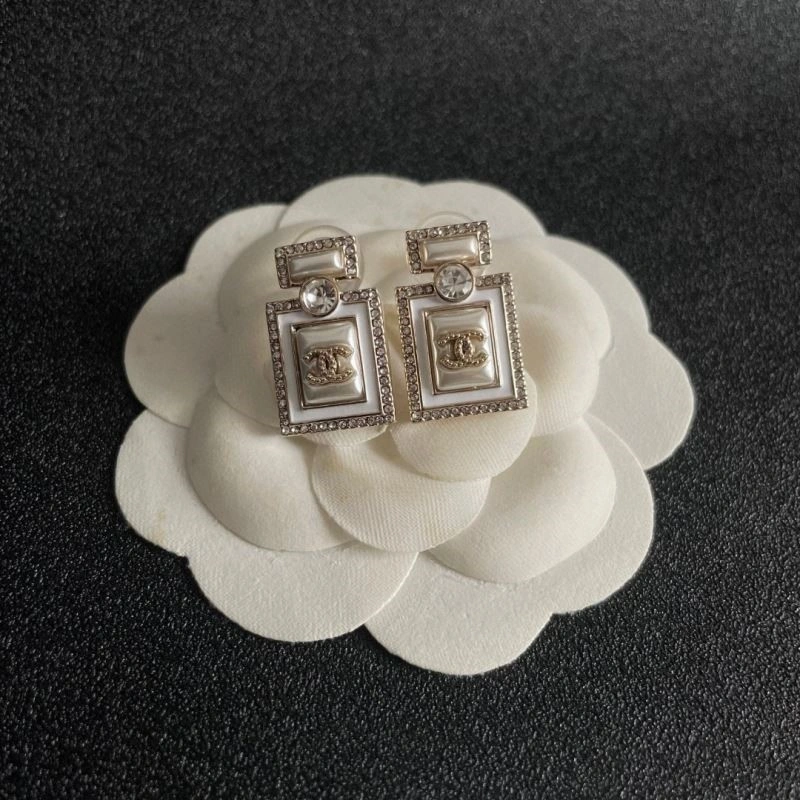 Top mirror Chanel Earrings