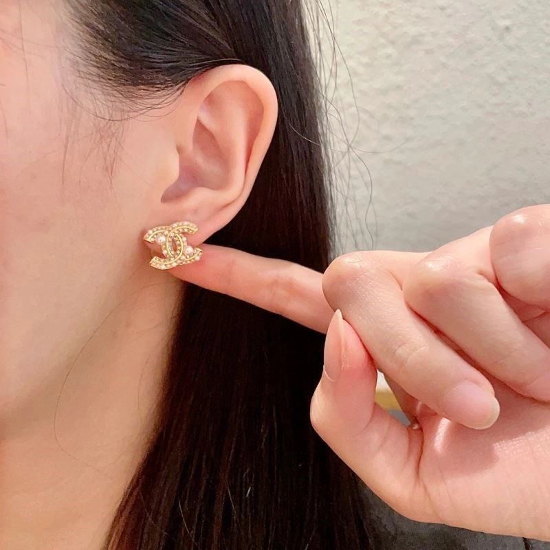 Top mirror Chanel Earrings