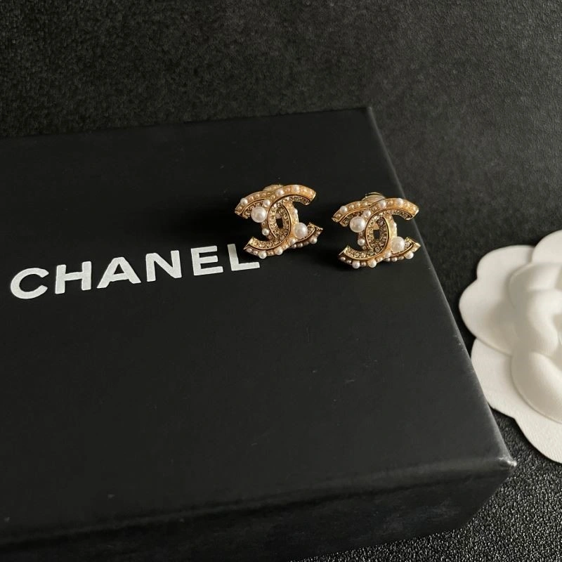 Top mirror Chanel Earrings