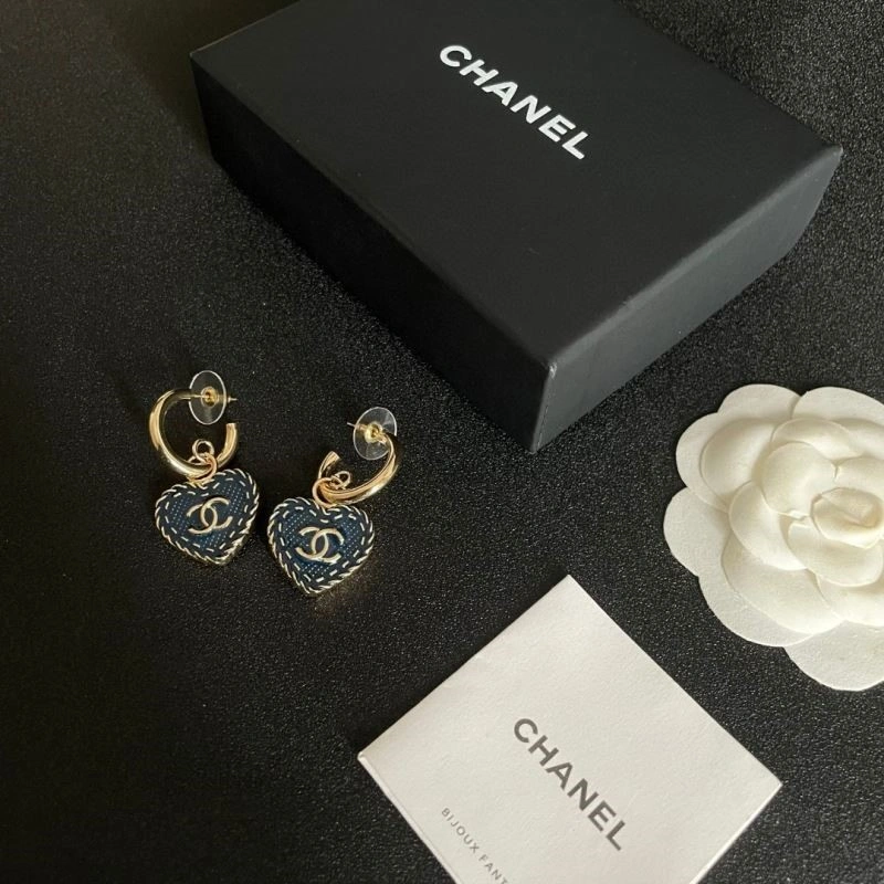 Top match Chanel Earrings