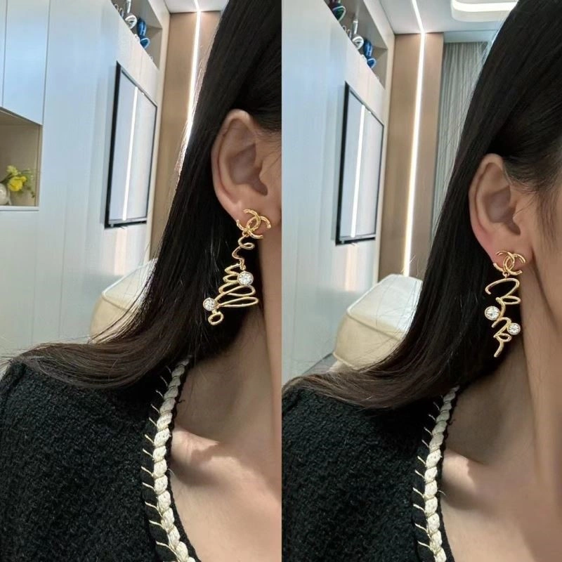 Top match Chanel Earrings