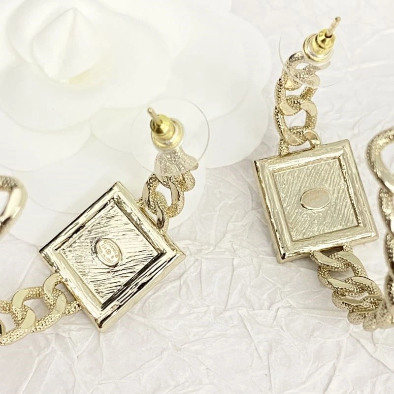 Top match Chanel Earrings