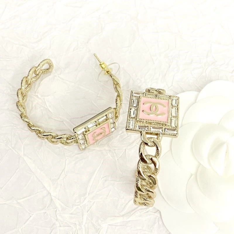 Top match Chanel Earrings