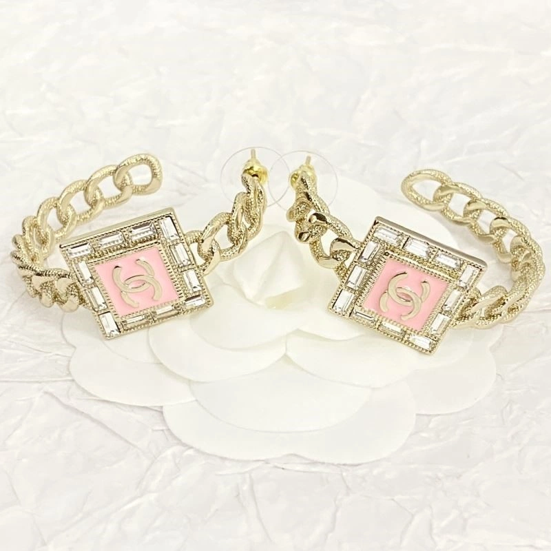 Top match Chanel Earrings