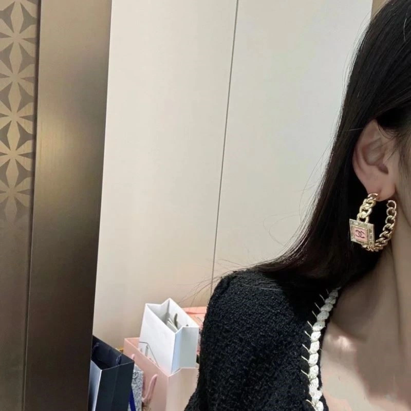 Top match Chanel Earrings