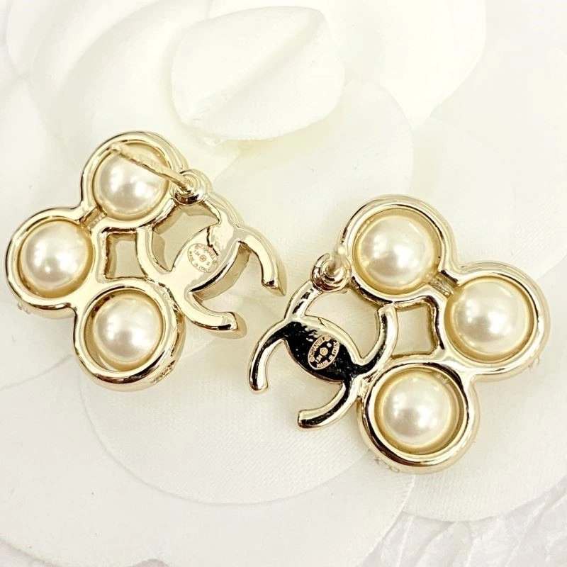 Top match Chanel Earrings