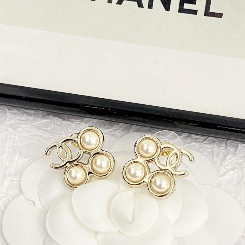 Top match Chanel Earrings