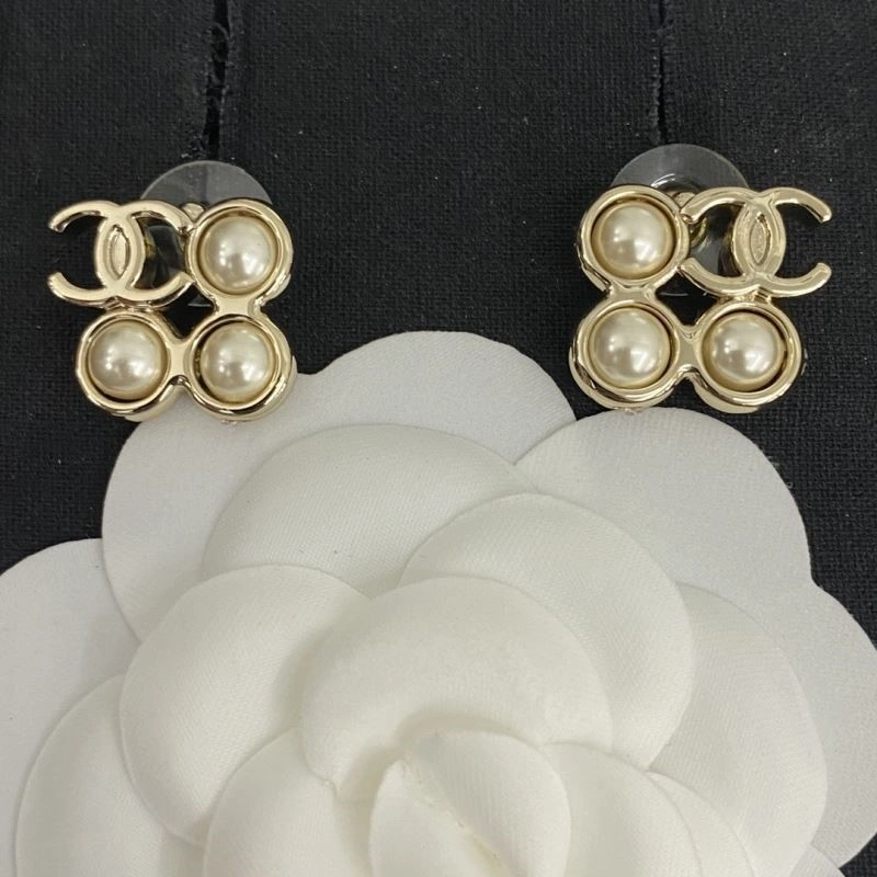 Top match Chanel Earrings