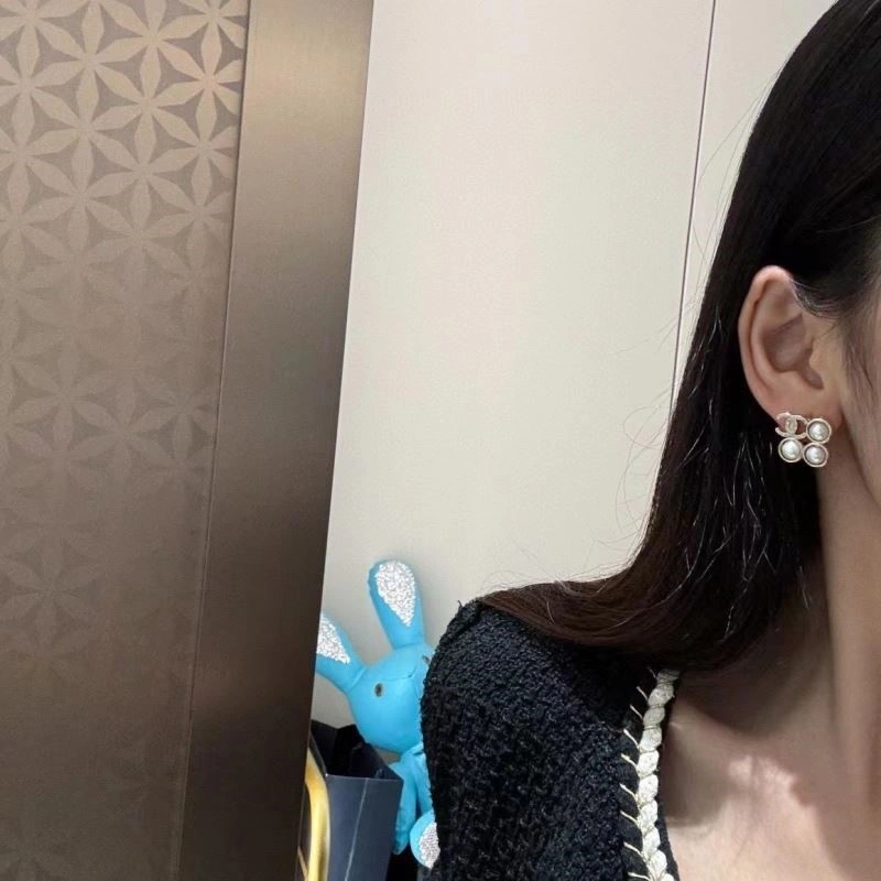 Top match Chanel Earrings