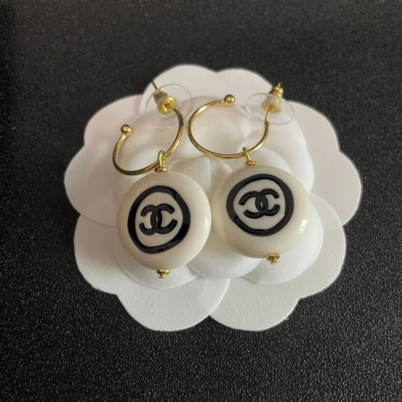 Top mirror Chanel Earrings