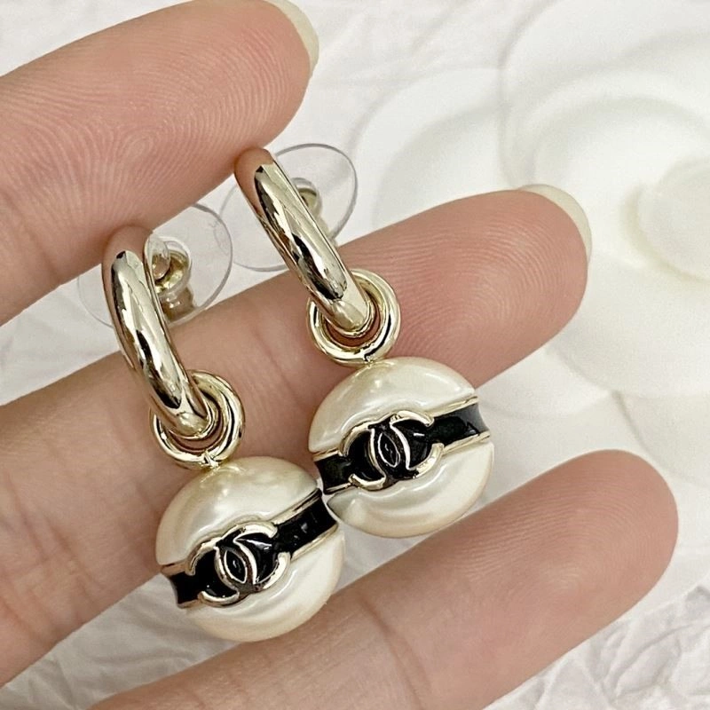 Top mirror Chanel Earrings