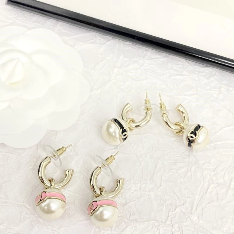 Top mirror Chanel Earrings
