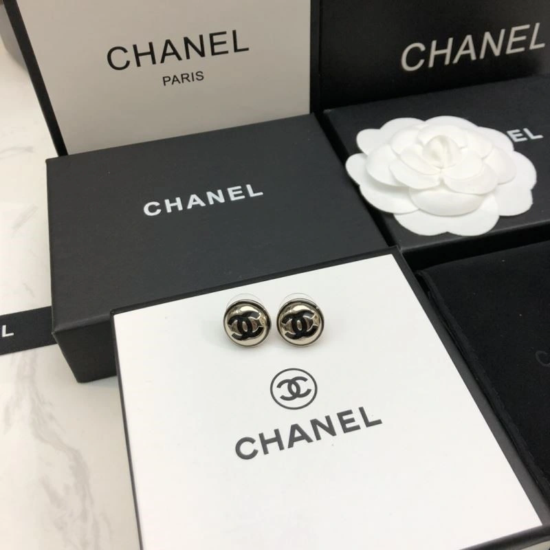 Top match Chanel Earrings