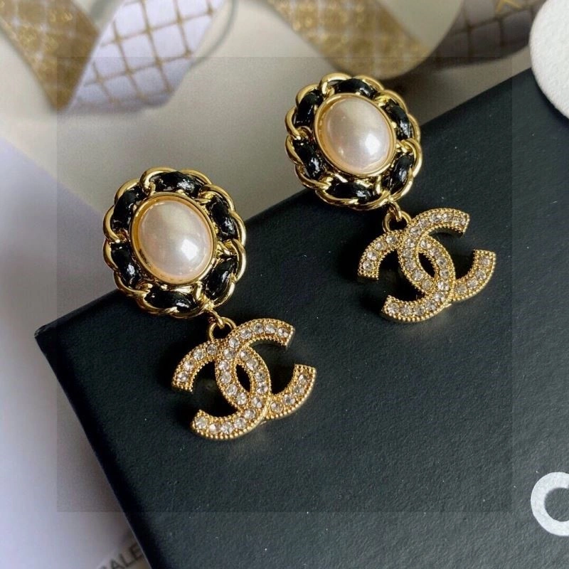Top match Chanel Earrings