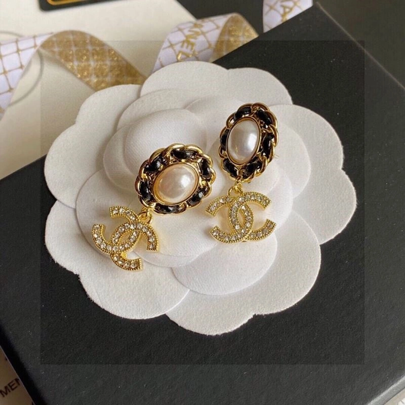 Top match Chanel Earrings