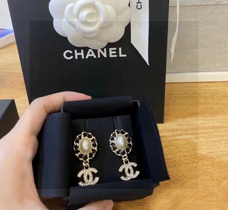 Top match Chanel Earrings