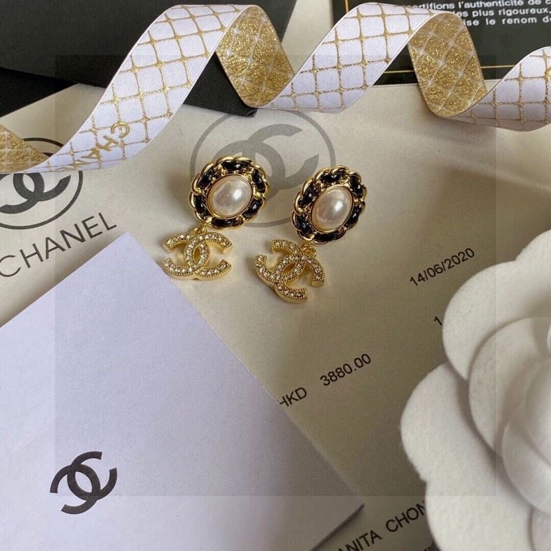 Top match Chanel Earrings