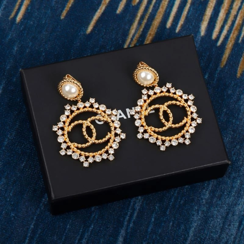 Top match Chanel Earrings