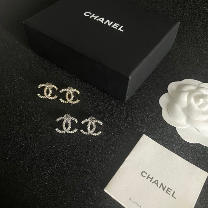 Top match Chanel Earrings