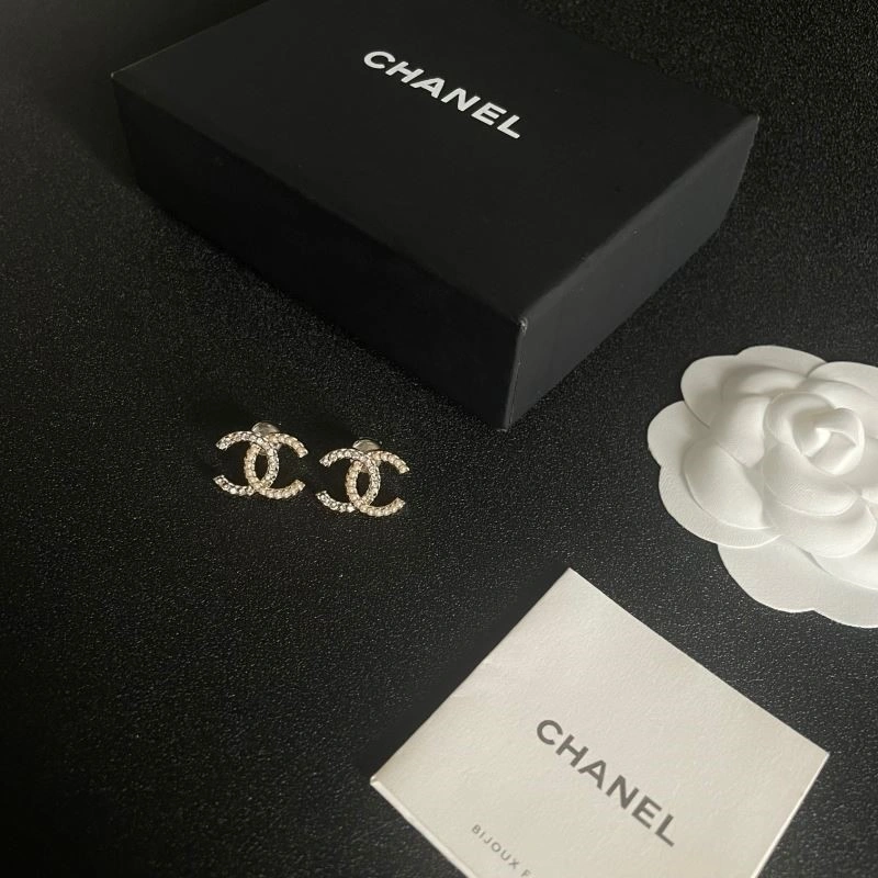 Top match Chanel Earrings