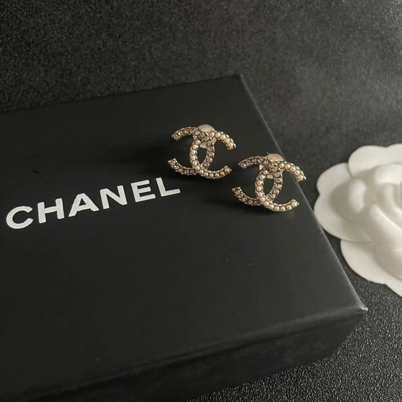 Top match Chanel Earrings