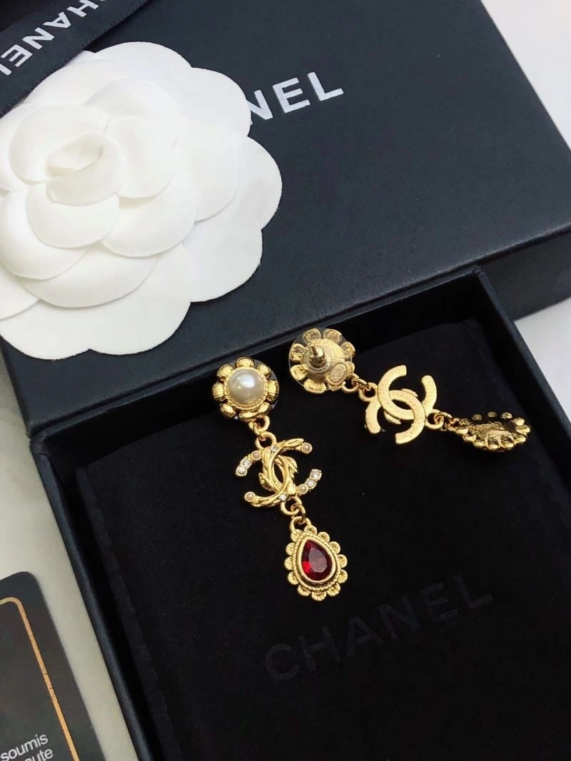 Top match Chanel Earrings