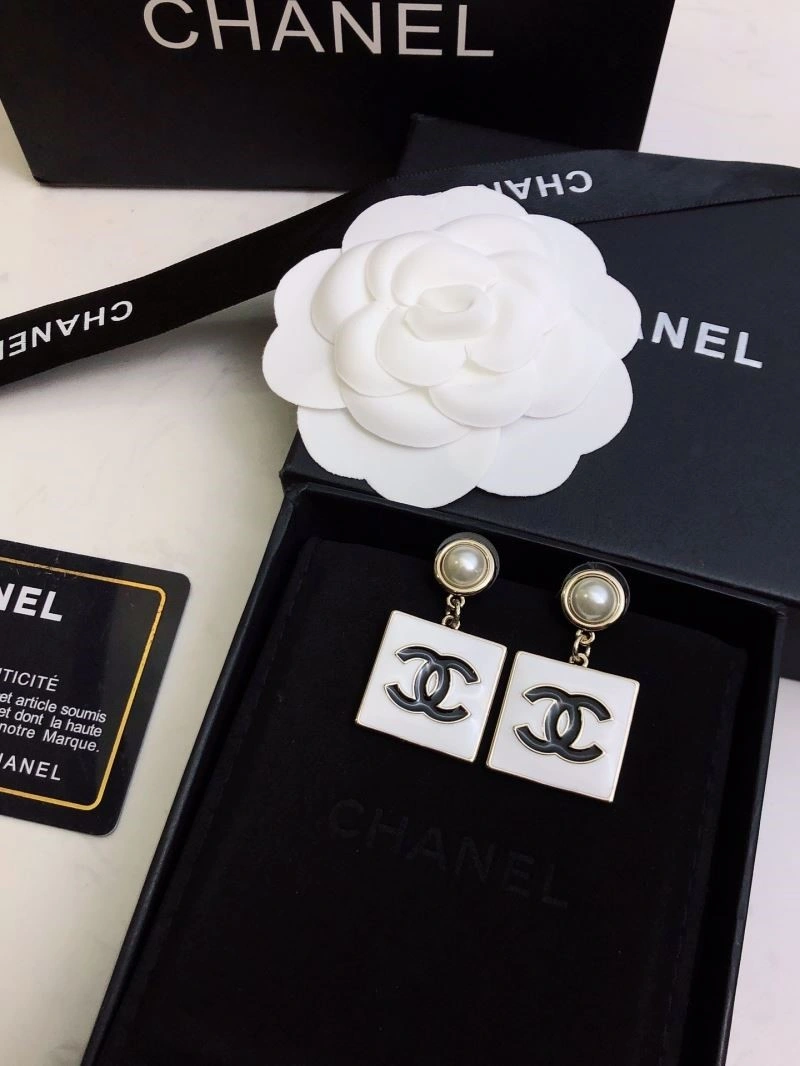 Top match Chanel Earrings