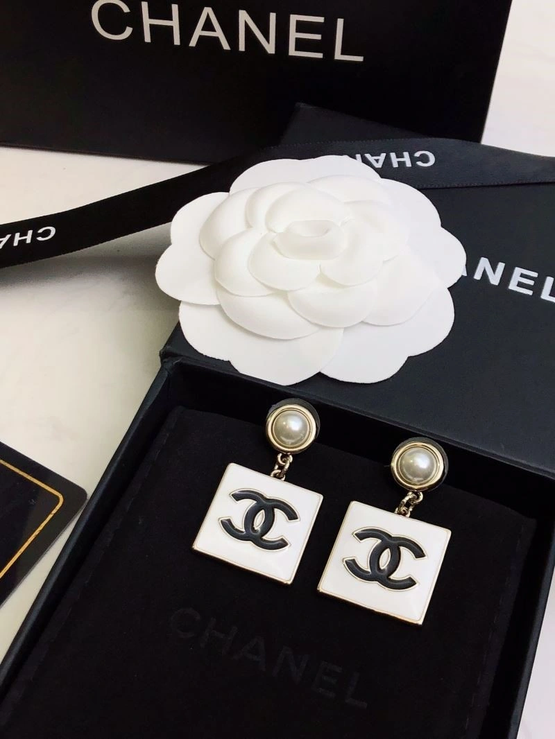 Top match Chanel Earrings