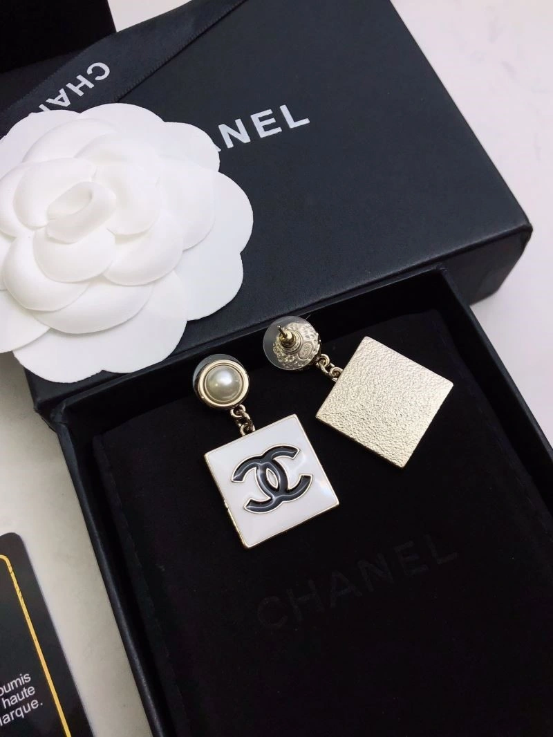 Top match Chanel Earrings