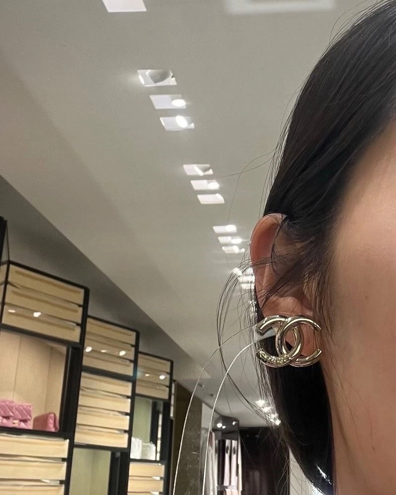 High accuracy Chanel Earrings