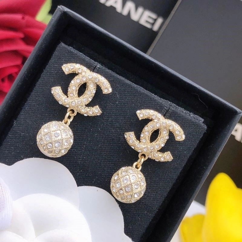 Top mirror Chanel Earrings