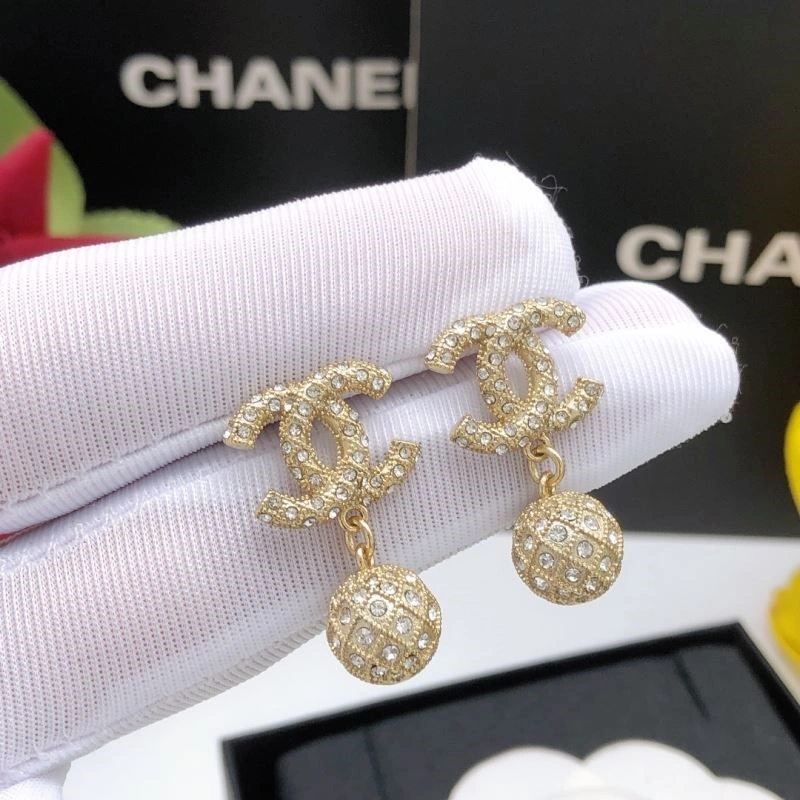 Top mirror Chanel Earrings