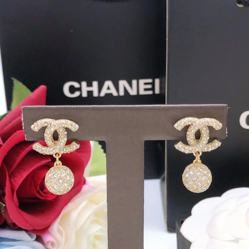 Top mirror Chanel Earrings