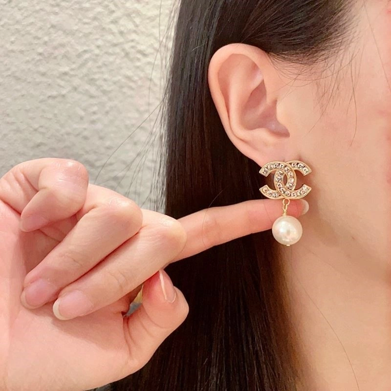 Top mirror Chanel Earrings