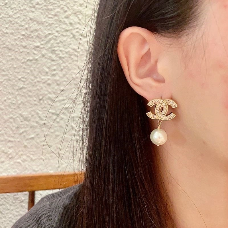 Top mirror Chanel Earrings