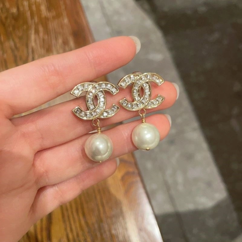 Top mirror Chanel Earrings