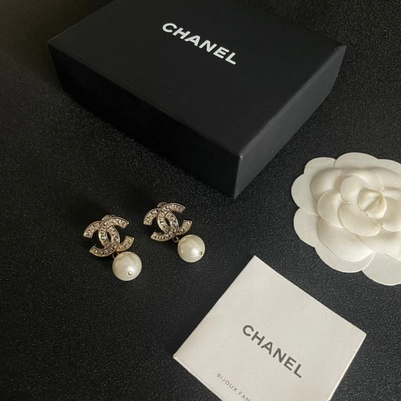 Top mirror Chanel Earrings