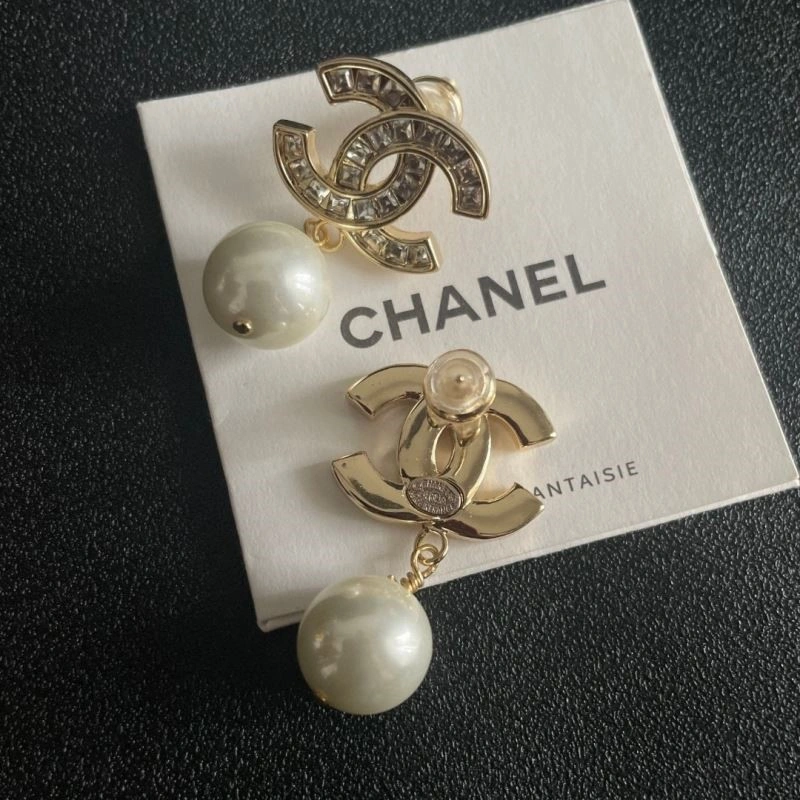 Top mirror Chanel Earrings