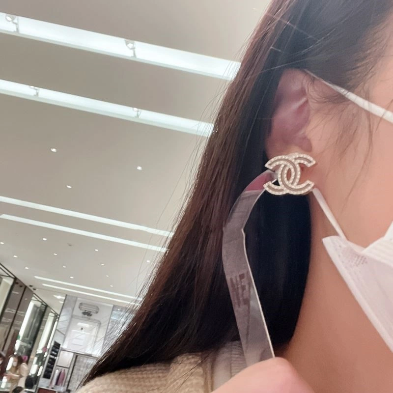 Top match Chanel Earrings