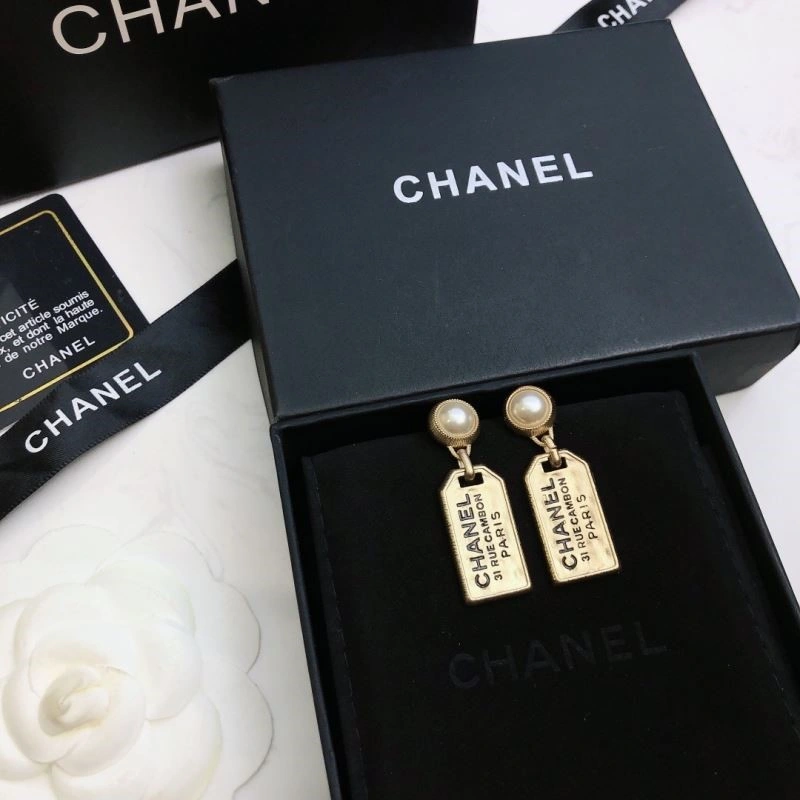 Top mirror Chanel Earrings