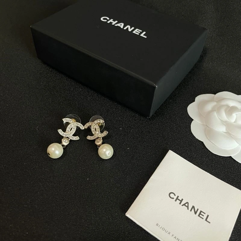 Top match Chanel Earrings