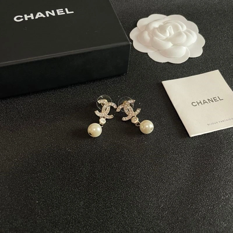 Top match Chanel Earrings
