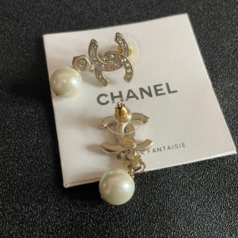 Top match Chanel Earrings